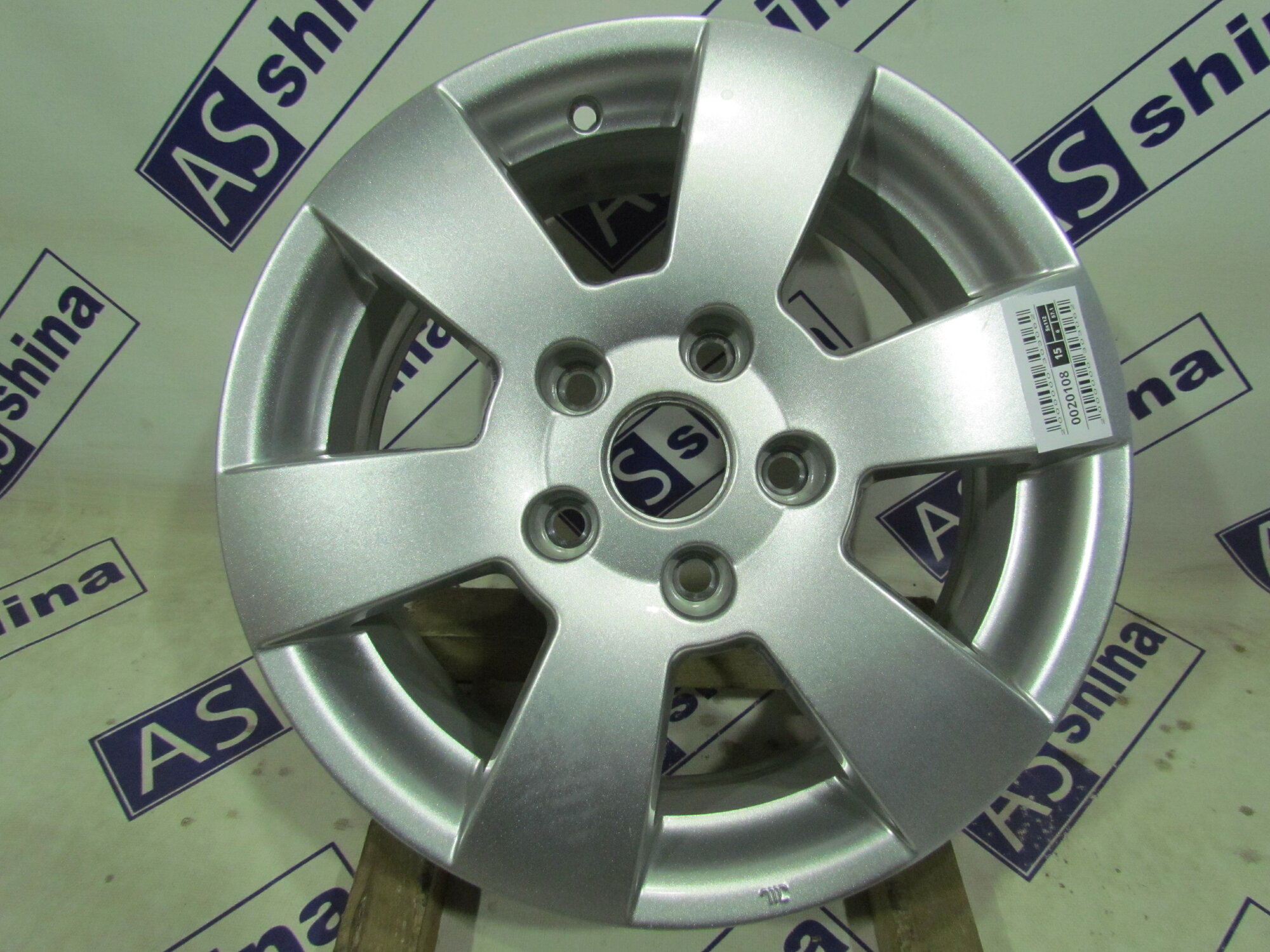 Колесный диск Skoda R15 6J ET47 5*112 DIA57.1 (оригинал) 0020108