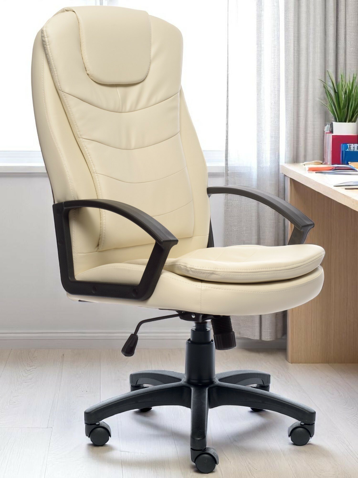 Кресло The World of Comfort Patrick-1, офисное, экокожа, слоновая кость, до 120кг