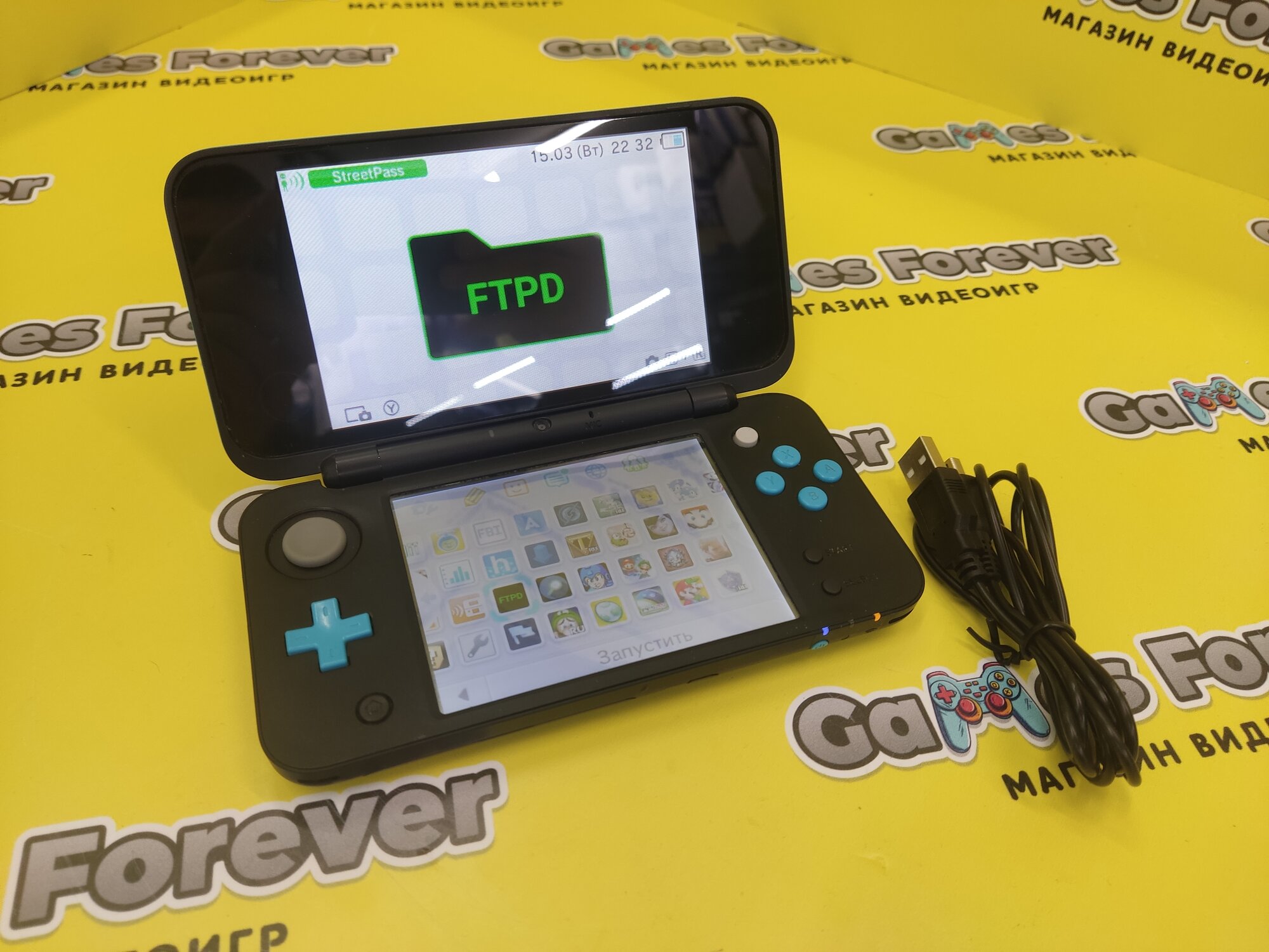 Игровая приставка Nintendo New 2DS XL 32 ГБ чёрный/синий