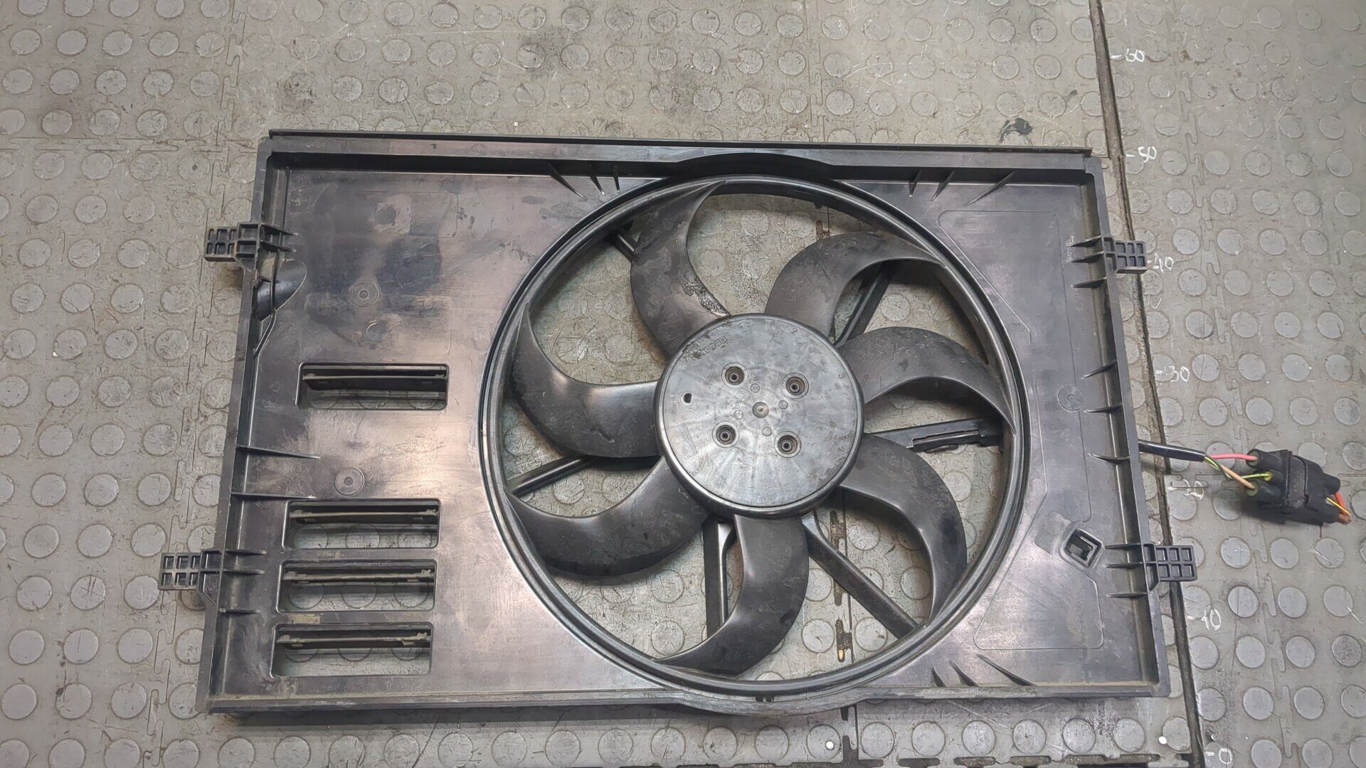 Вентилятор радиатора Skoda Octavia (A7) Б/У