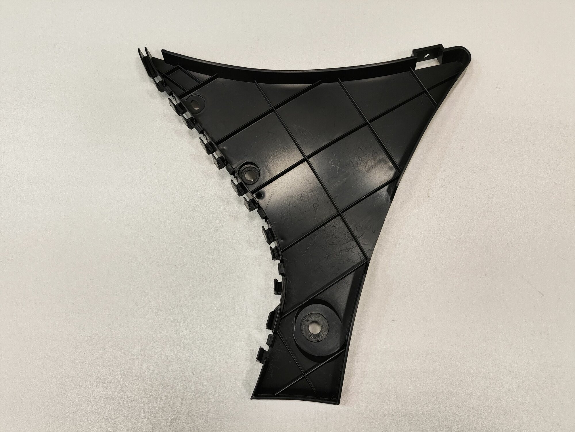 Кронштейн бампера заднего правый Chery M11 [1.8 16V 5MT хетчбэк (M12)] M122804512