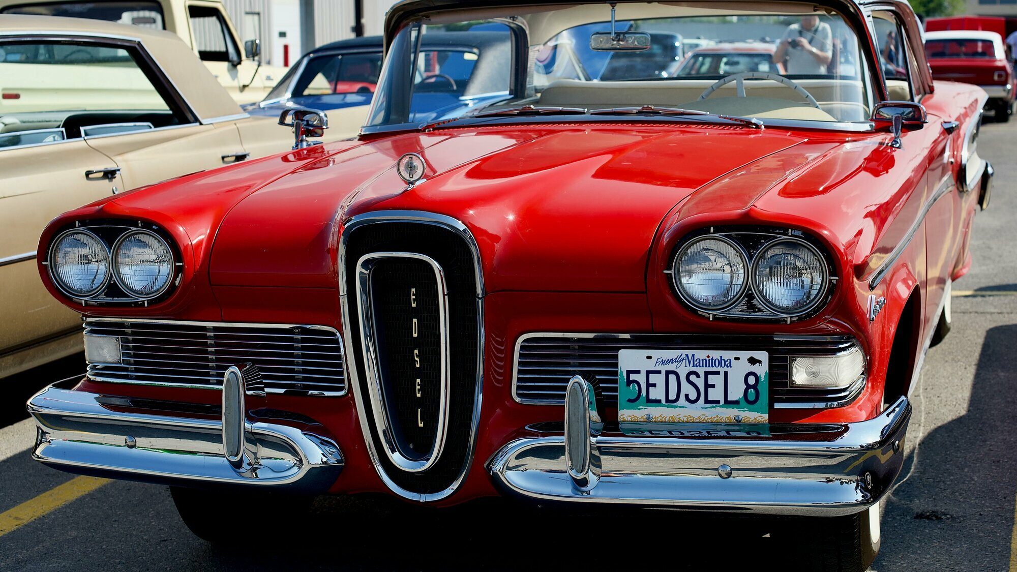 Картина на холсте 60x110 LinxOne "Автомобиль, интерьер для дома / декор на стену / дизайн