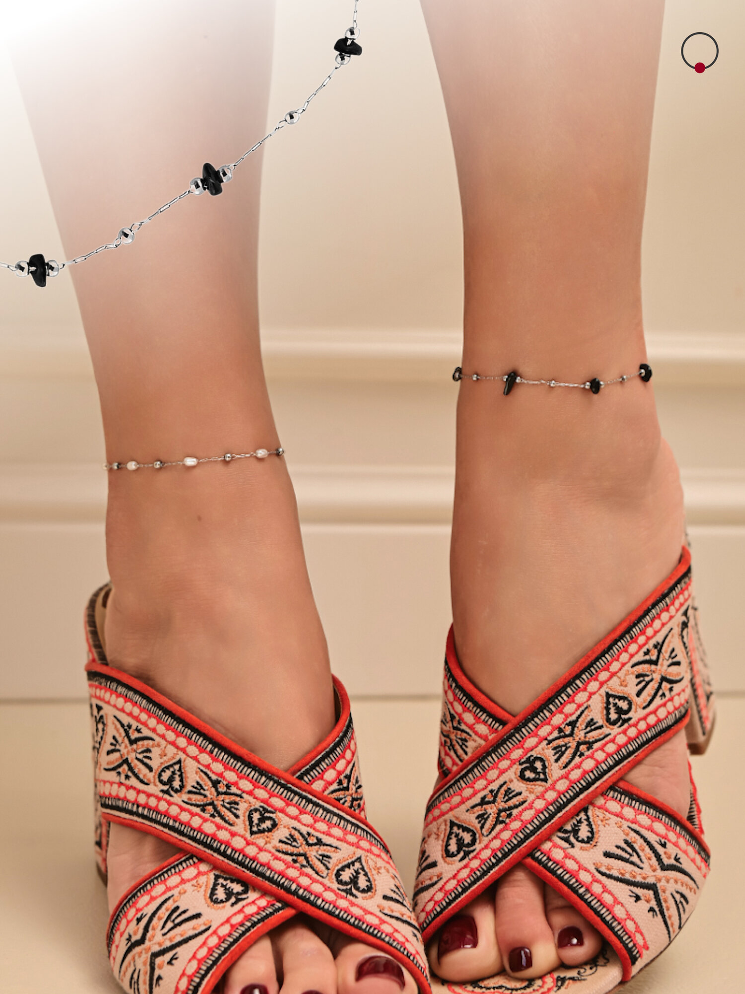 Браслет на ногу