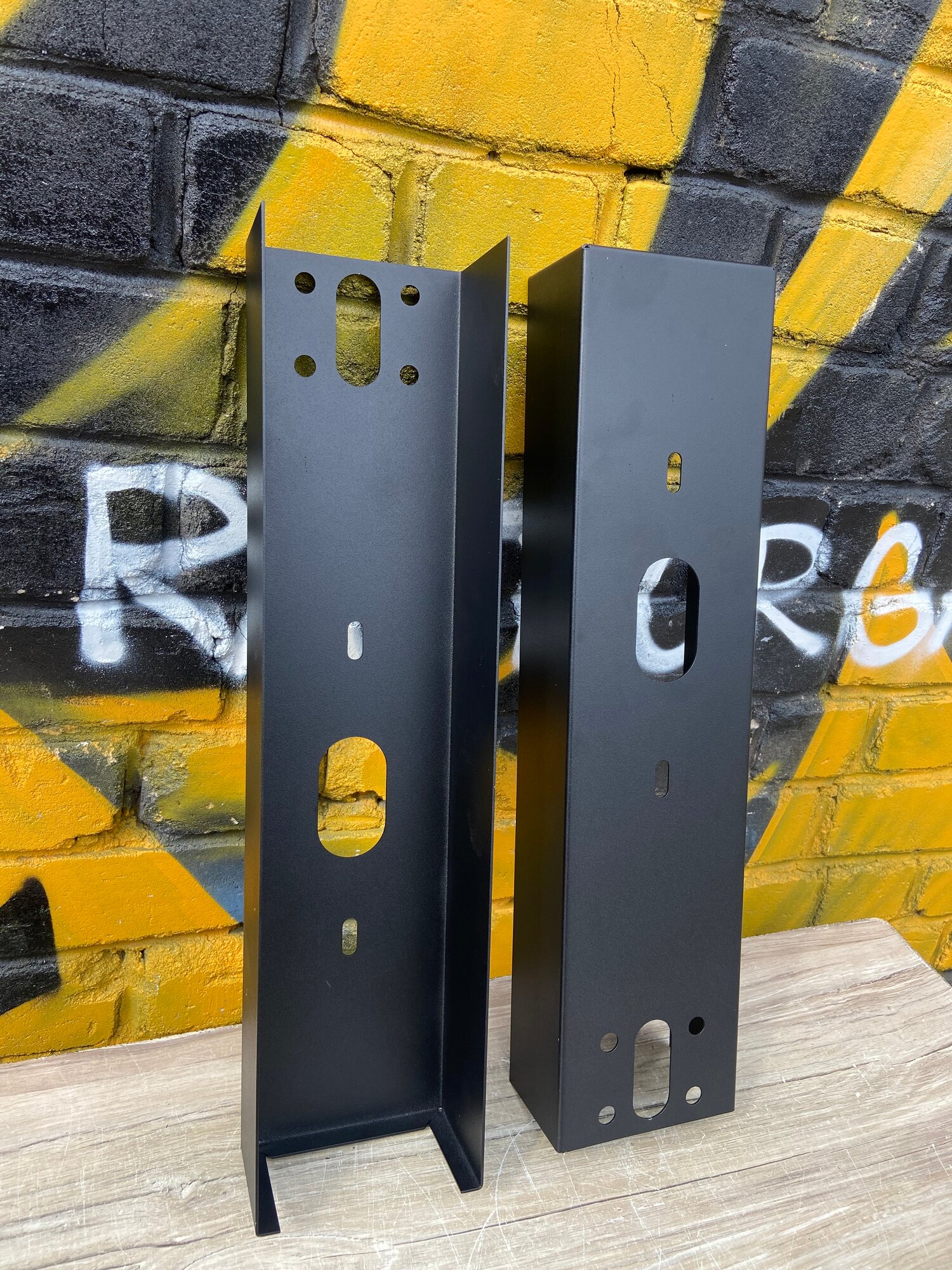 Комплект корпусов заднего фонаря, металлические, широкие, для автомобилей ГАЗель