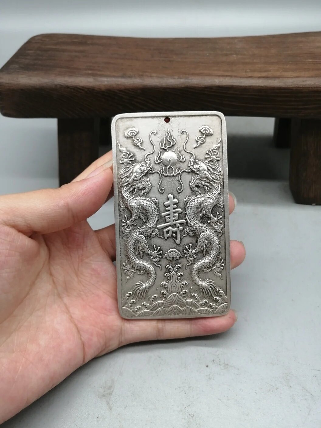 Статуэтка дракона из тибетского серебра