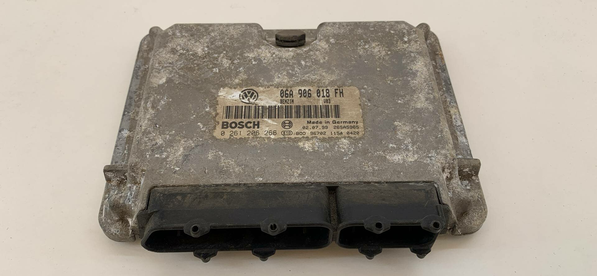 Блок управления двигателем Volkswagen Golf 4 (1997 - 2006) 0261206266