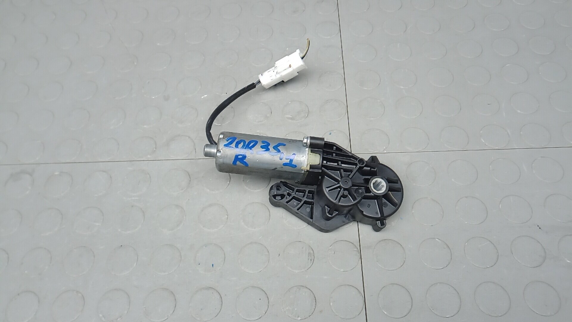 Моторчик сидения передний MERCEDES BENZ M-CLASS W164