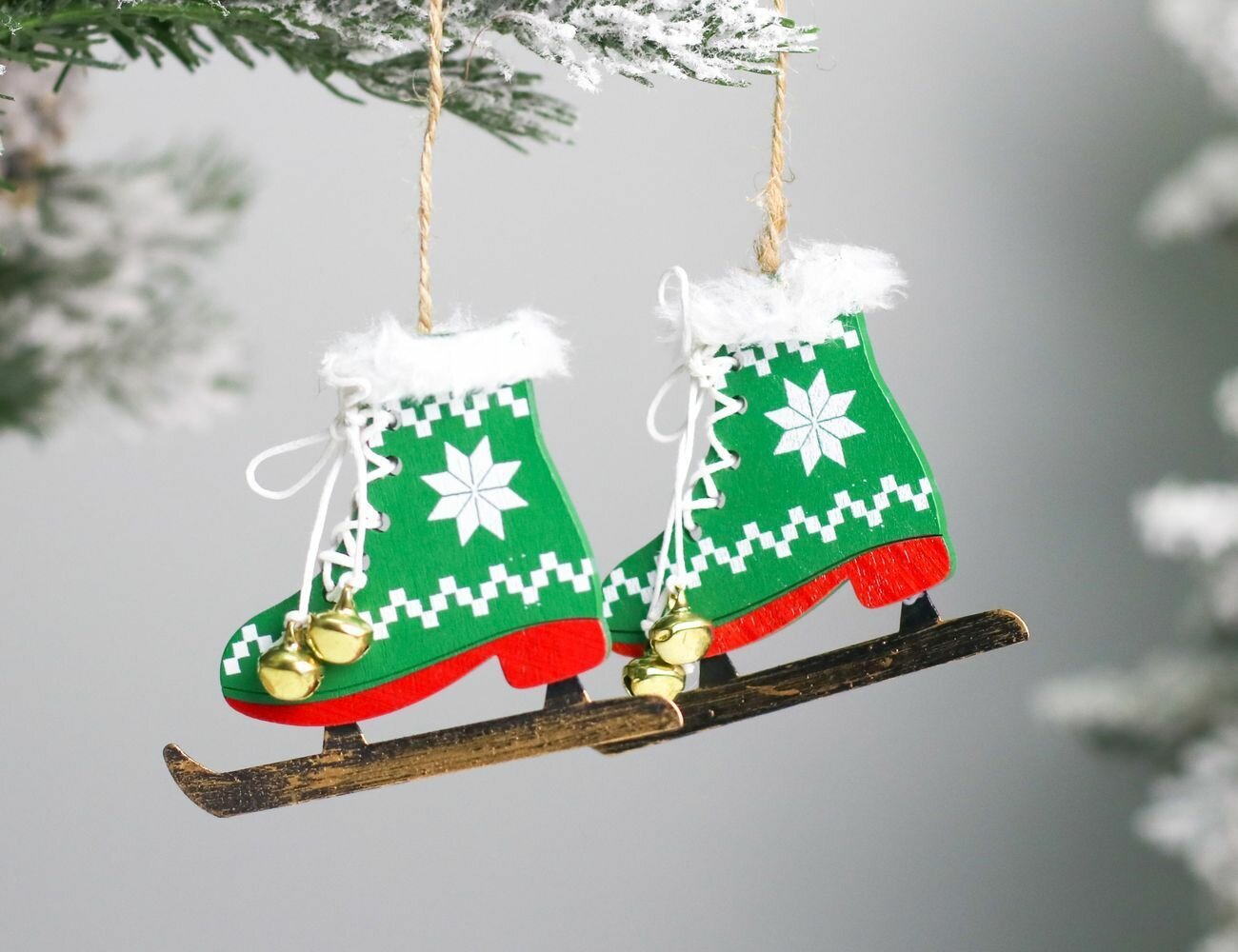 Подвесное украшение коньки 'новогодняя сказка', дерево, зелёные, 7 см, Breitner 22-2202-3