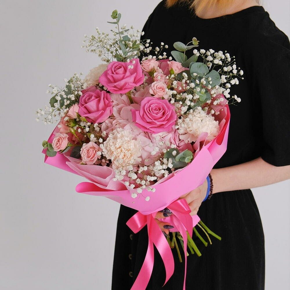 Букет живых цветов Розовая гортензия и розы в букете "Малиновый бриз"