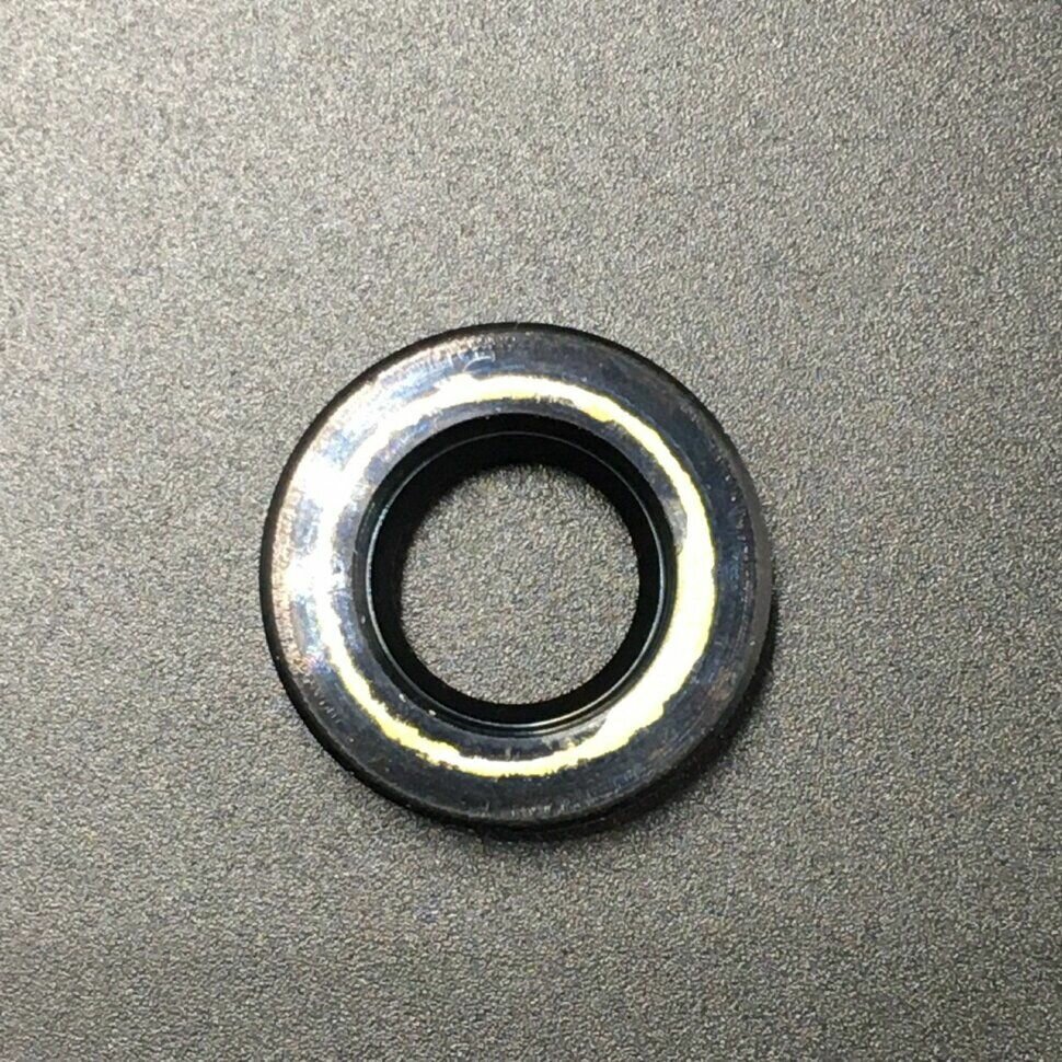 Сальник Yamaha (OEM: 93101-11M23) (11.8x22x7) (Производитель Yamaha)
