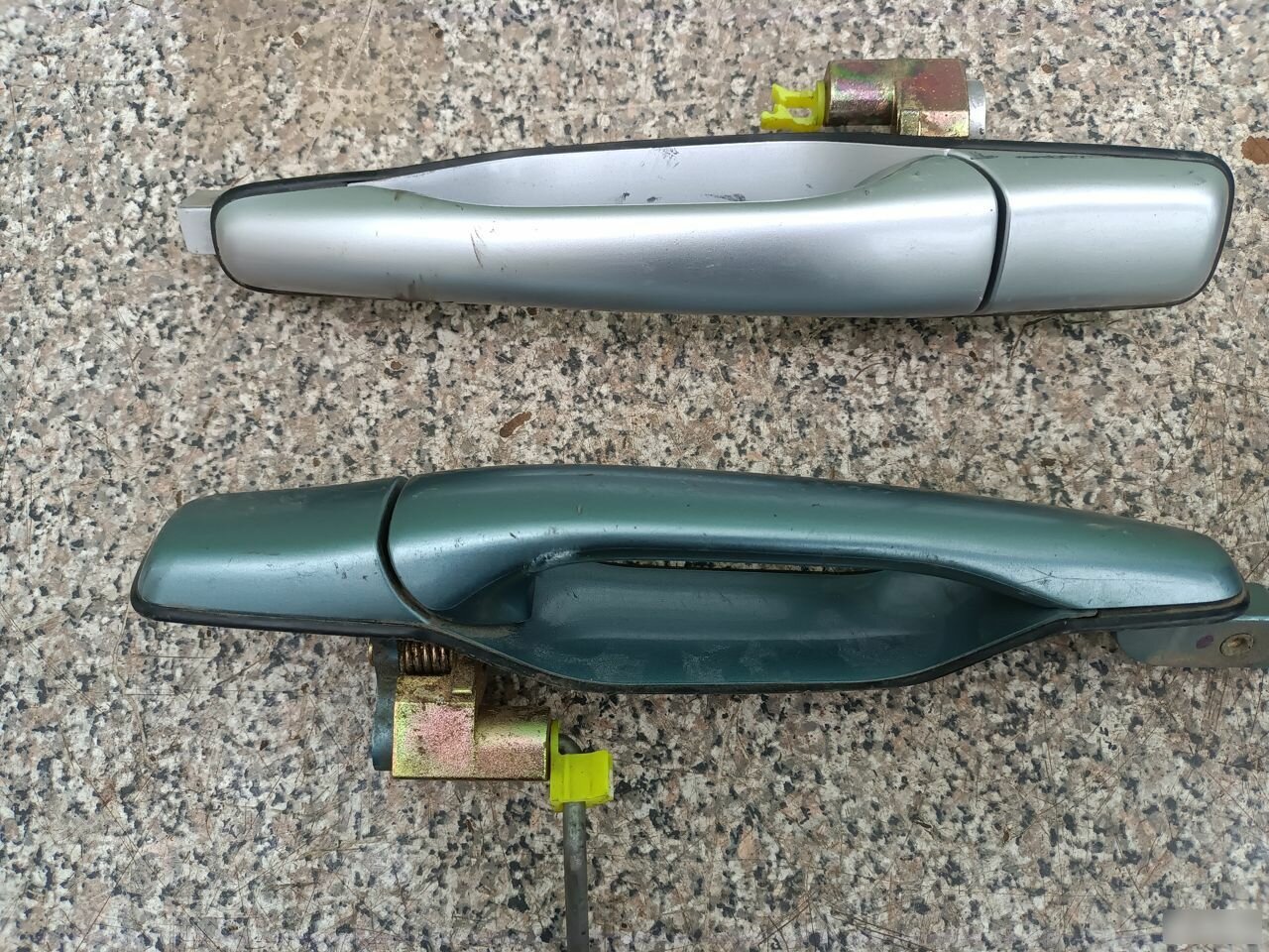 Ручка двери внешняя Митцубиси Лансер 9 Mitsubishi MR526109