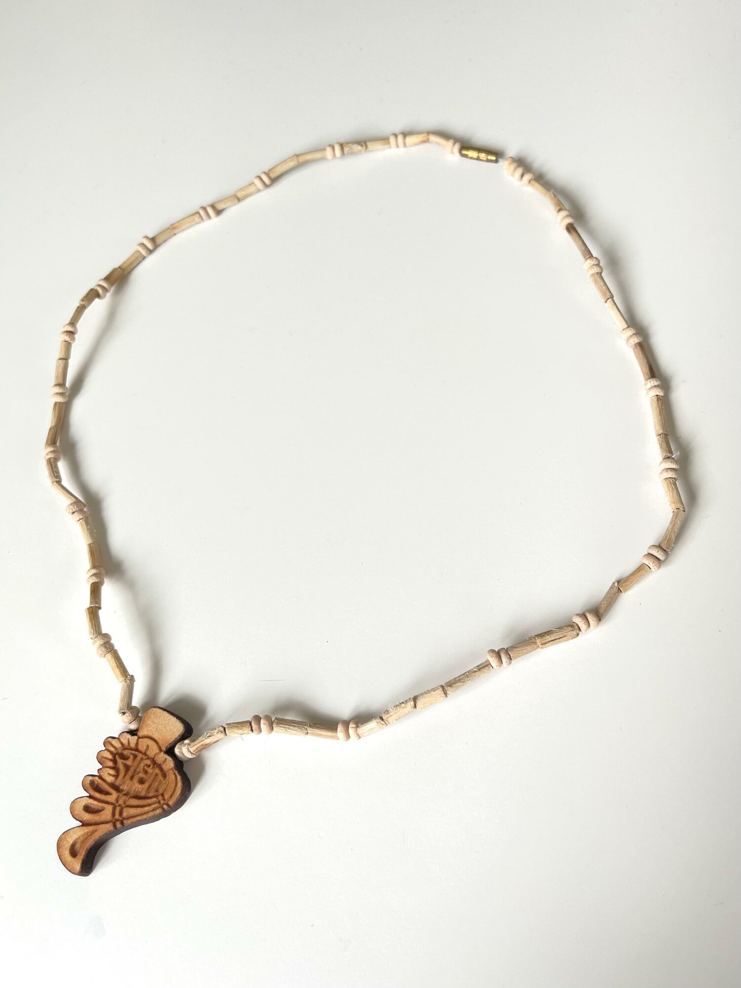 Кантхималы из дерева туласи с подвеской и надписью "радха" (длина нити 51-53 см.), 1 шт.