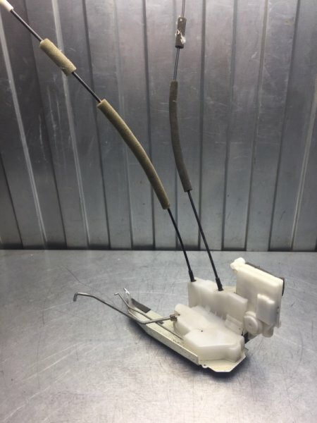 Замок двери передний правый Mazda CX 7 ER3P 2006 -