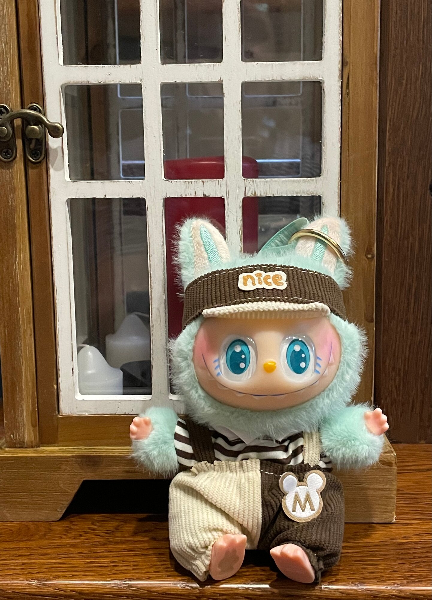 Лабубу Fashion Hand made мягкая игрушка серия Labubu Seat в одежде 15см