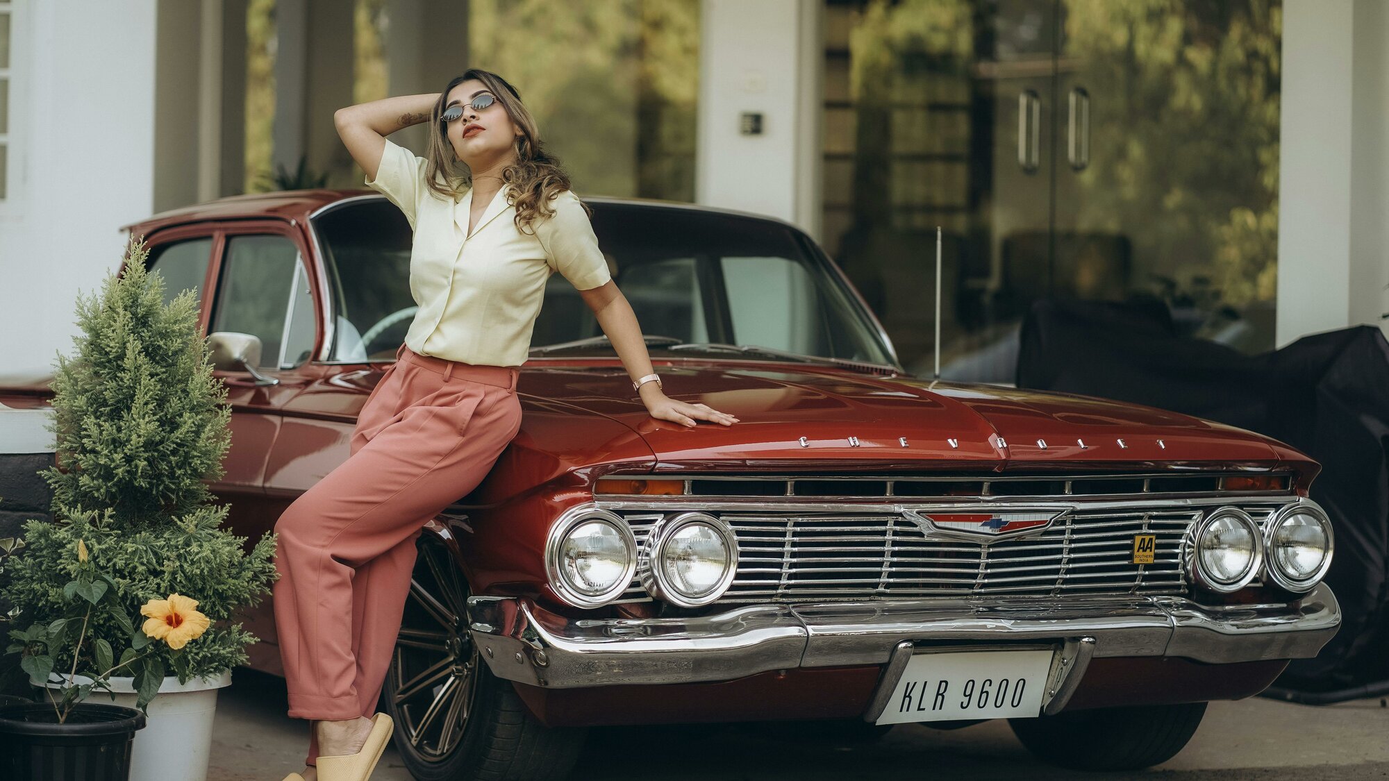 Картина на холсте 60x110 LinxOne "Автомобиль, интерьер для дома / декор на стену / дизайн