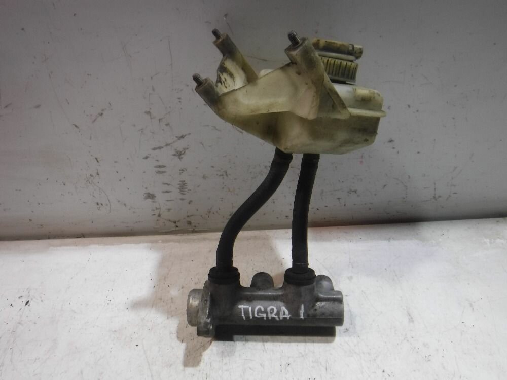 Главный тормозной цилиндр Opel Tigra