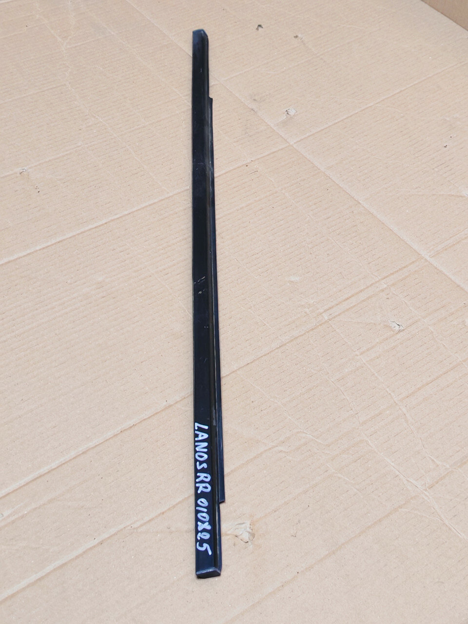 Молдинг стекла двери задний правый Lanos