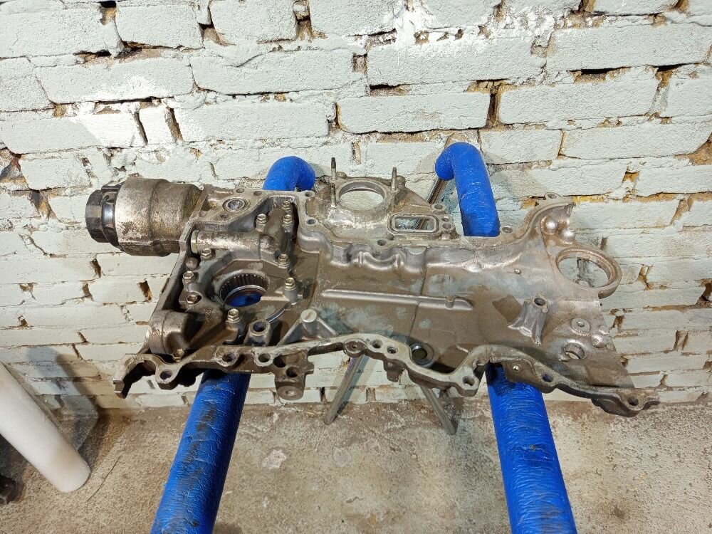 Передняя крышка мотор Toyota Avensis/Auris/Corolla 113020R011