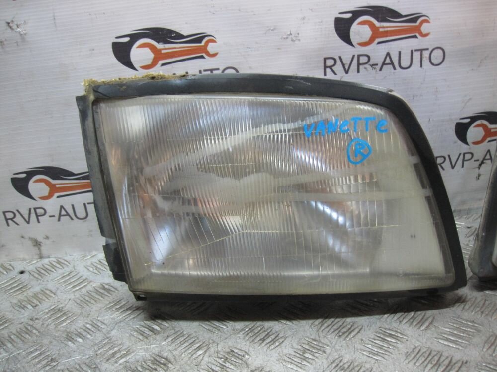 Фара Nissan Vanette 4 1999—2017 26705HA003