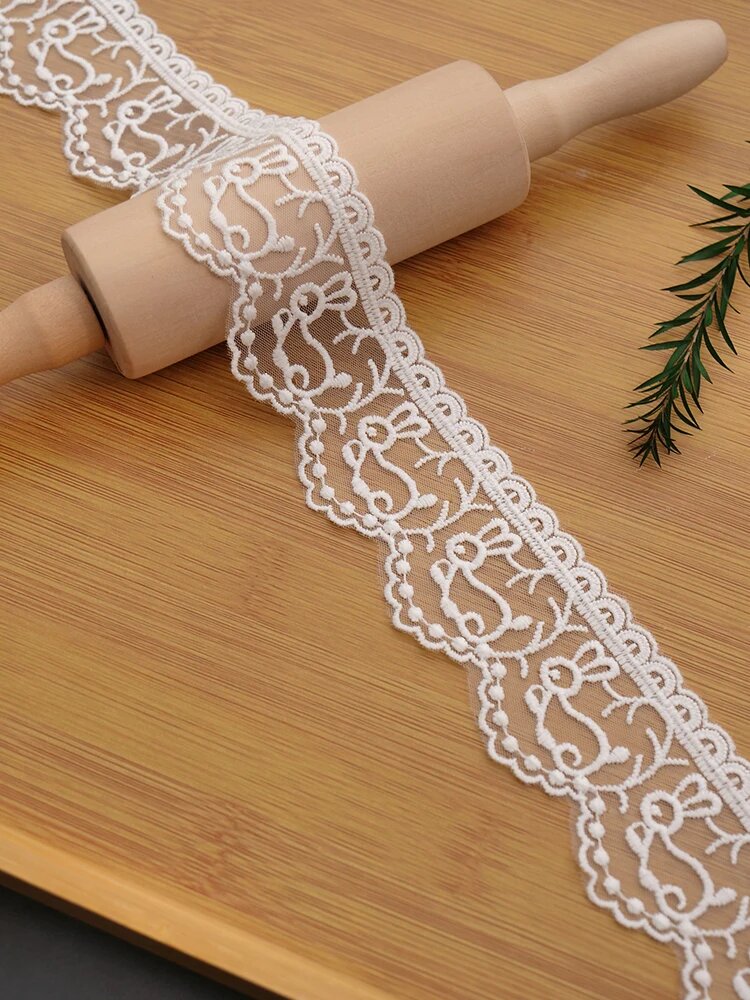 Кружевная бейка с кроликом 45 мм