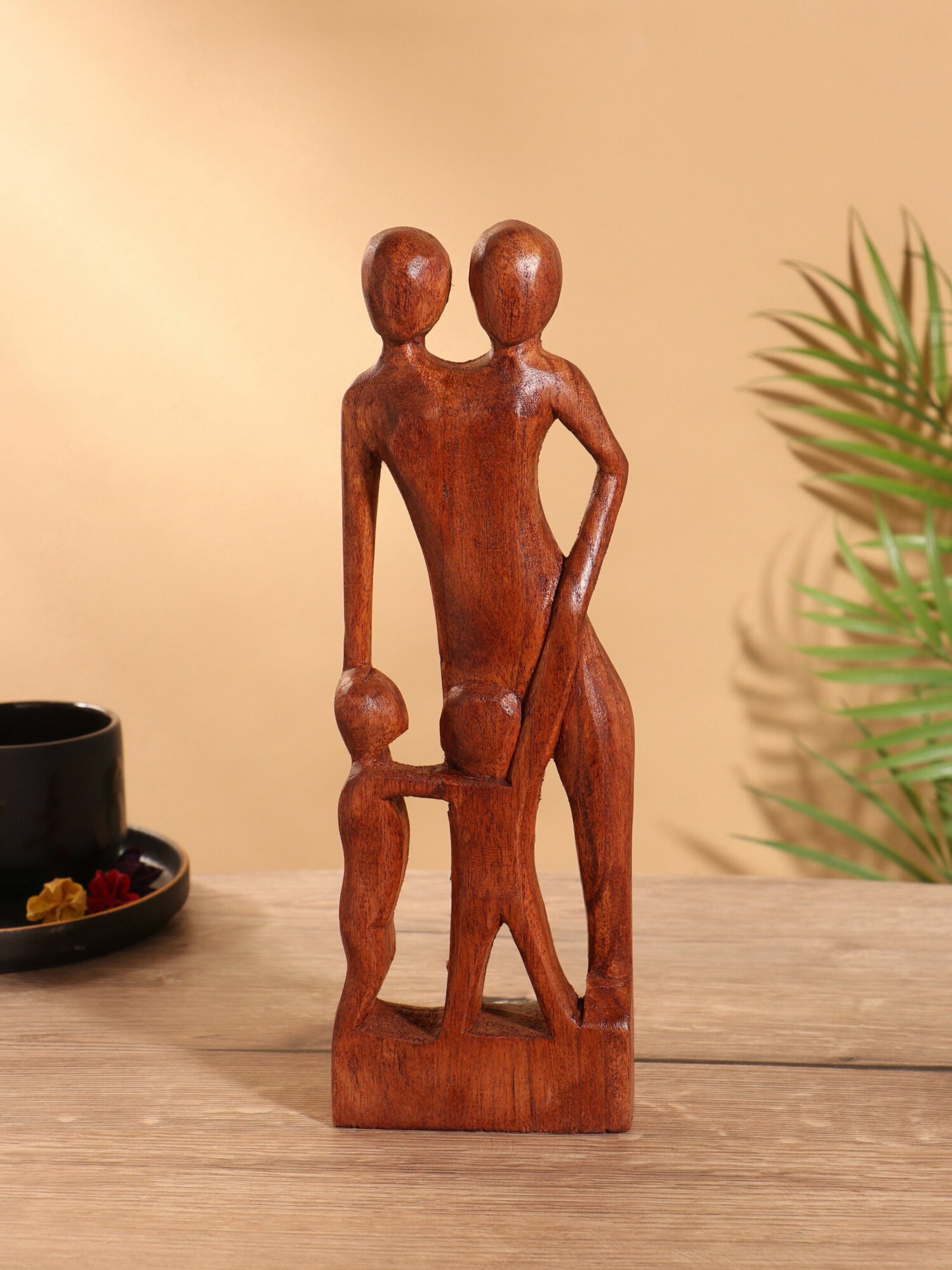 Сувенир "Семья", 10x3x30 см, дерево, цвет: коричневый, тематика праздника: день семьи