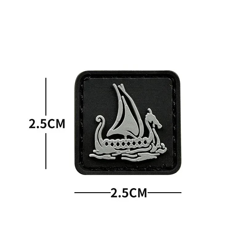 Кельтские символы нашивка ПВХ 2.5х2.5см хаки