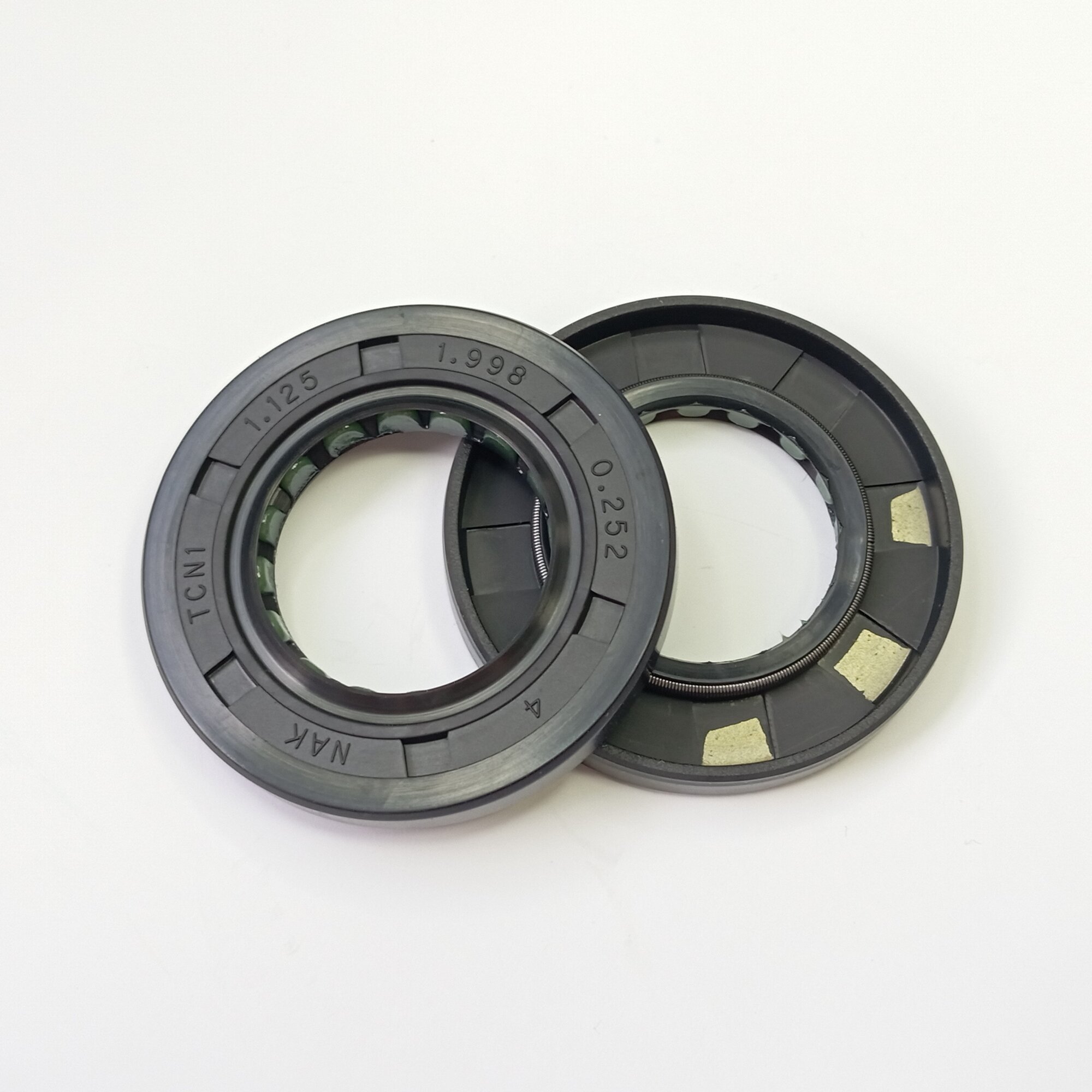 Сальник 28.58x50.75x6.4 TCN1 NBR-80-K-11/C/E/GR02 NAK маслобензостойкий (манжета армированная) высокого давления