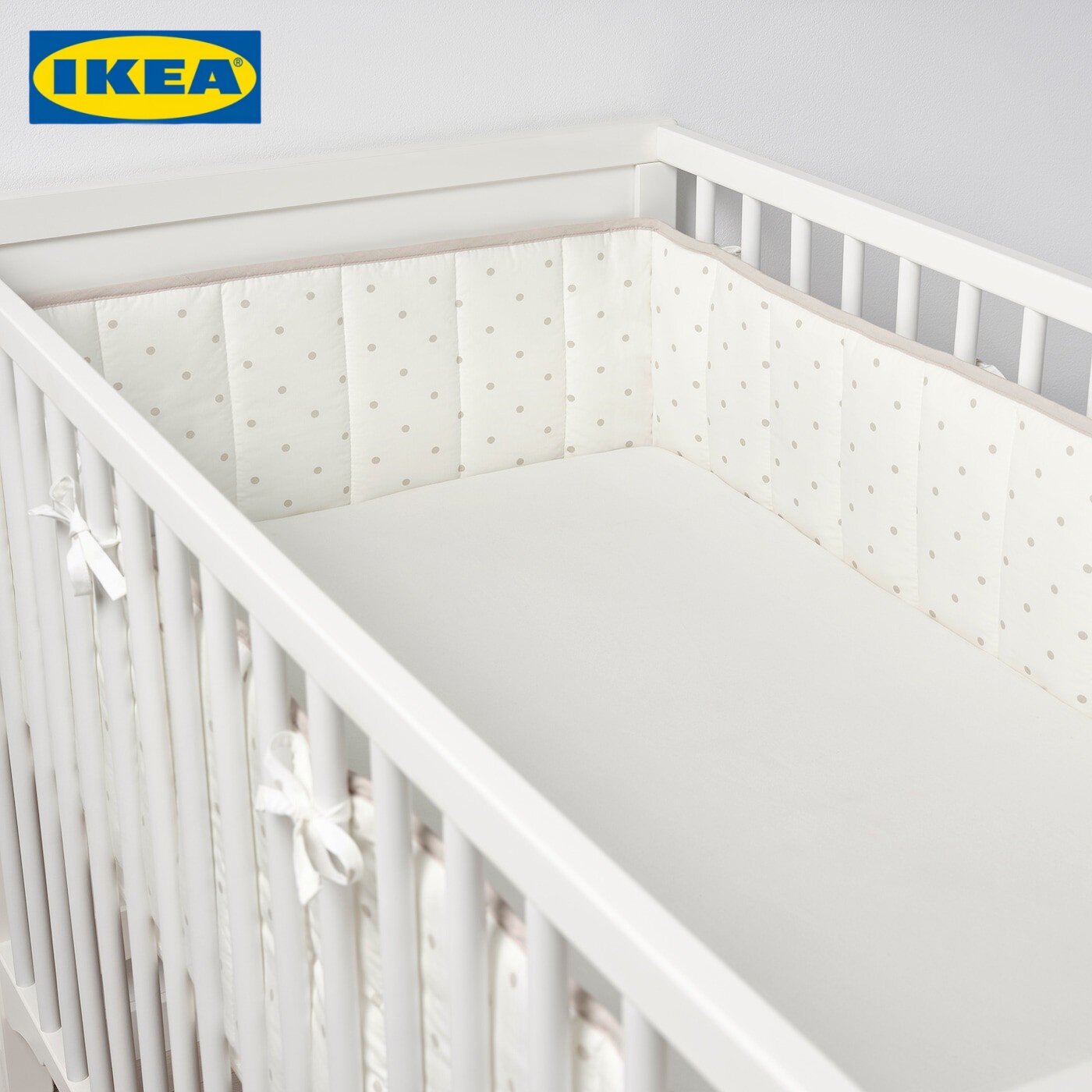 Бело-серая накладка на кроватку с точками, 60 x 120 см, IKEA LENAS