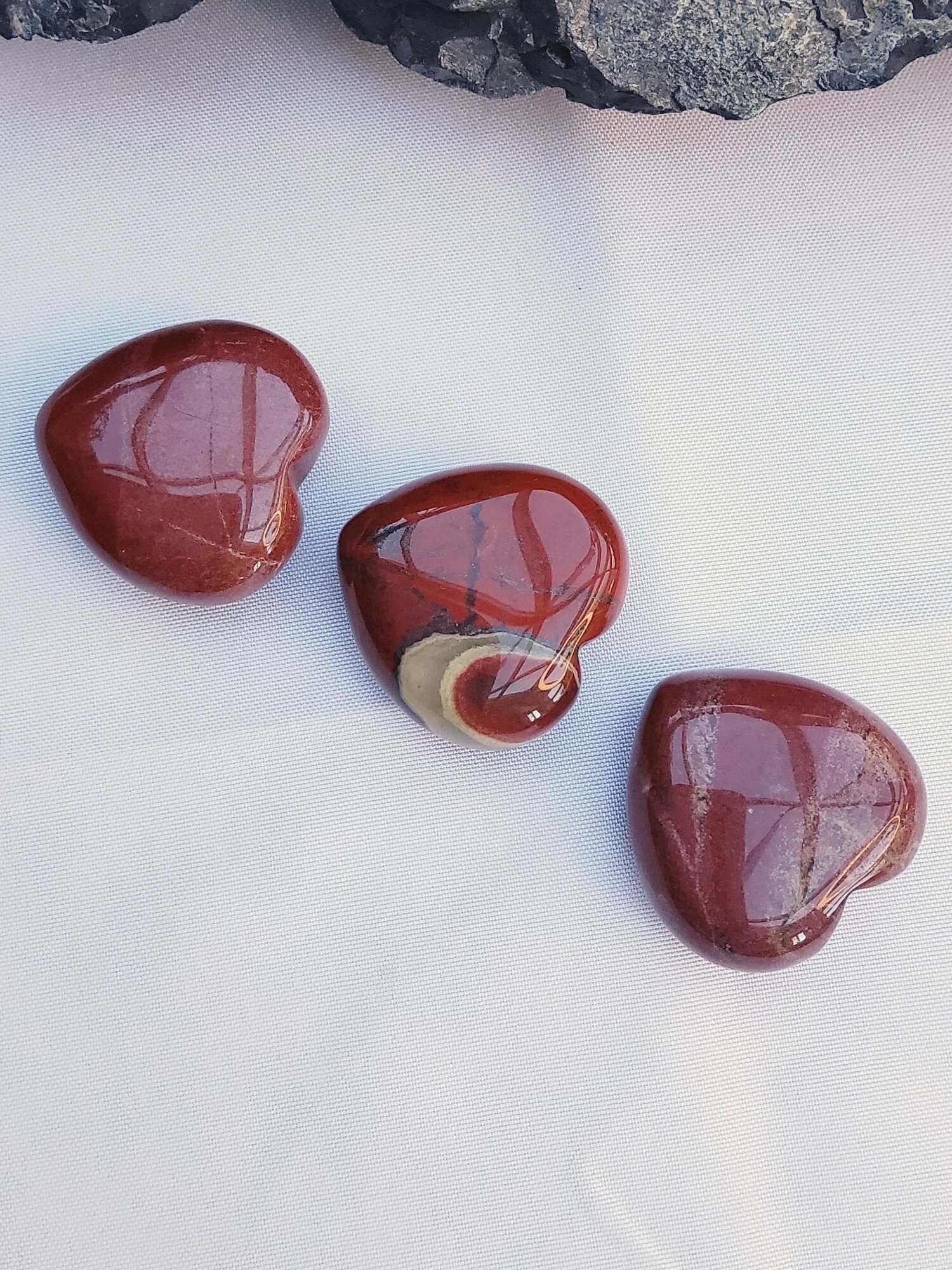 Фигурка сердце натуральный камень Яшма красная 25*25 мм