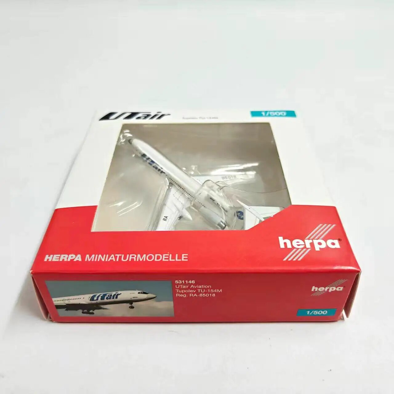 Коллекционная модель самолета UTair TU-154 Herpa 1:500