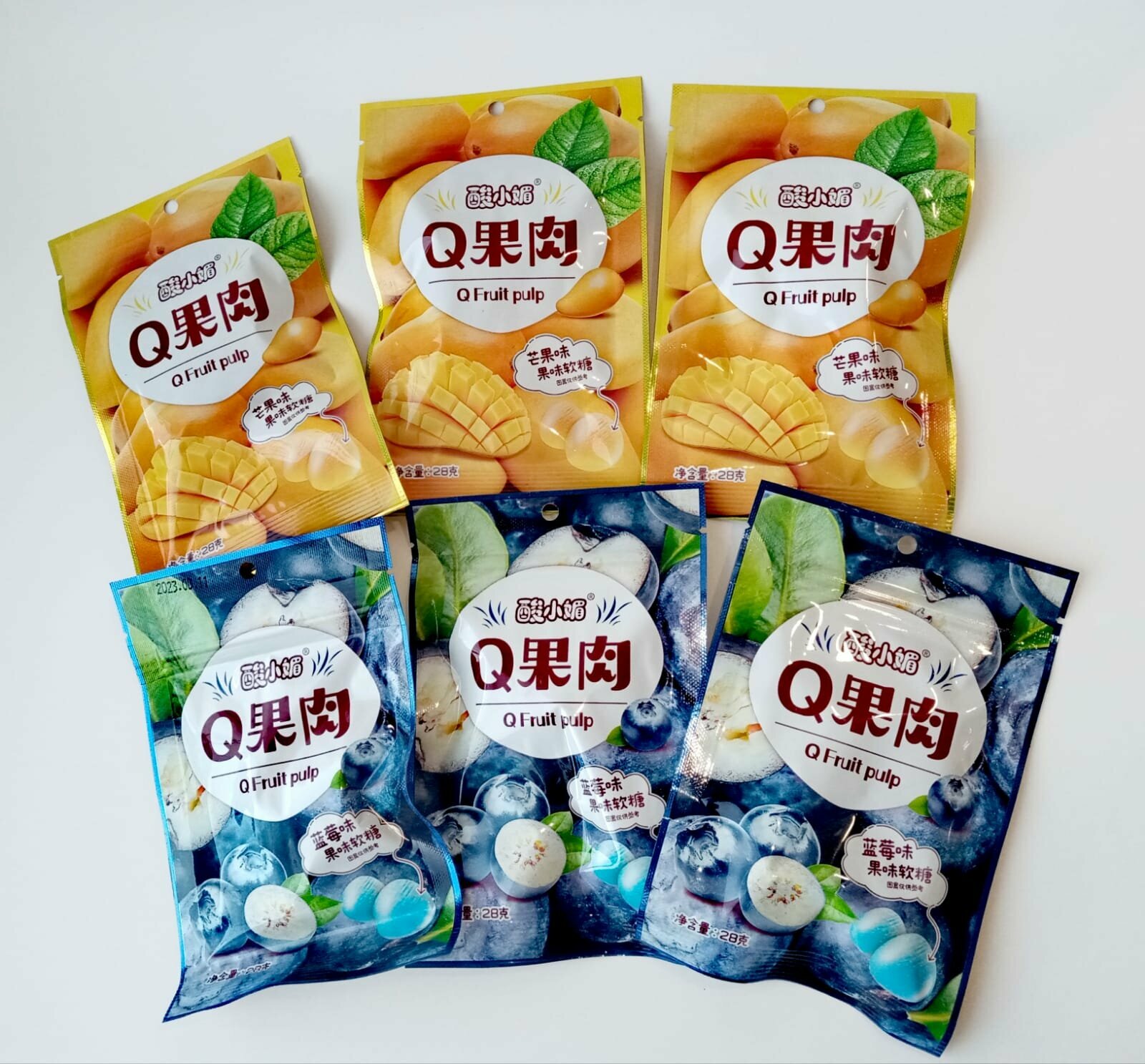 Мармеладные фрукты "Q Fruit pulp" со вкусом манго и голубики 6 шт. + стикер в подарок