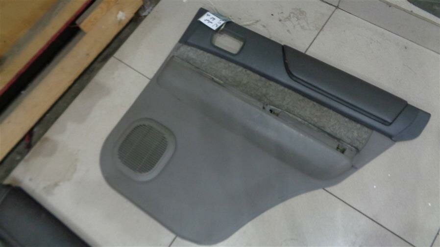 Обшивка двери задней правой от Nissan Patrol Y61 1997-2010