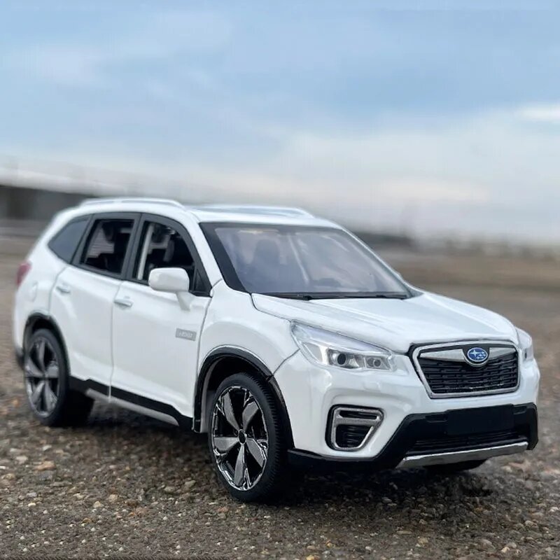 Миниатюрная модель автомобиля из литого металла Субару Форестер модель автомобиля Игрушки 1:32 Subaru Forester, со светом и звуками