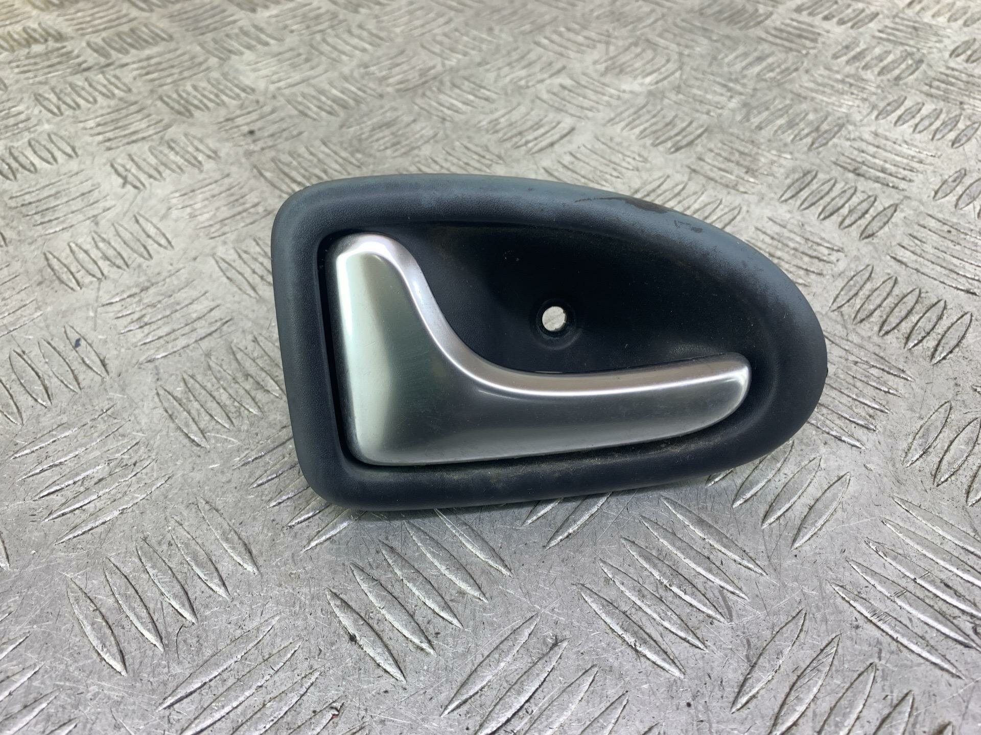 Ручка внутренняя двери передней левой Renault Megane рест. (1999 - 2003) 8200028994