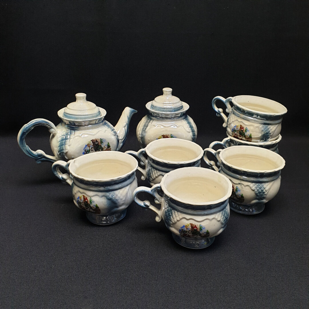 Чайный сервиз "Великолепный век" из 8 предметов, фаянс, скол на чайнике, винтаж, СССР