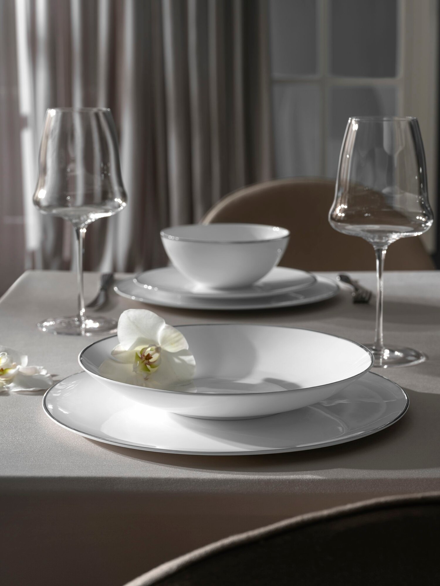 Togas Тарелка суповая "Канни" фарфор, серебро, 25 см