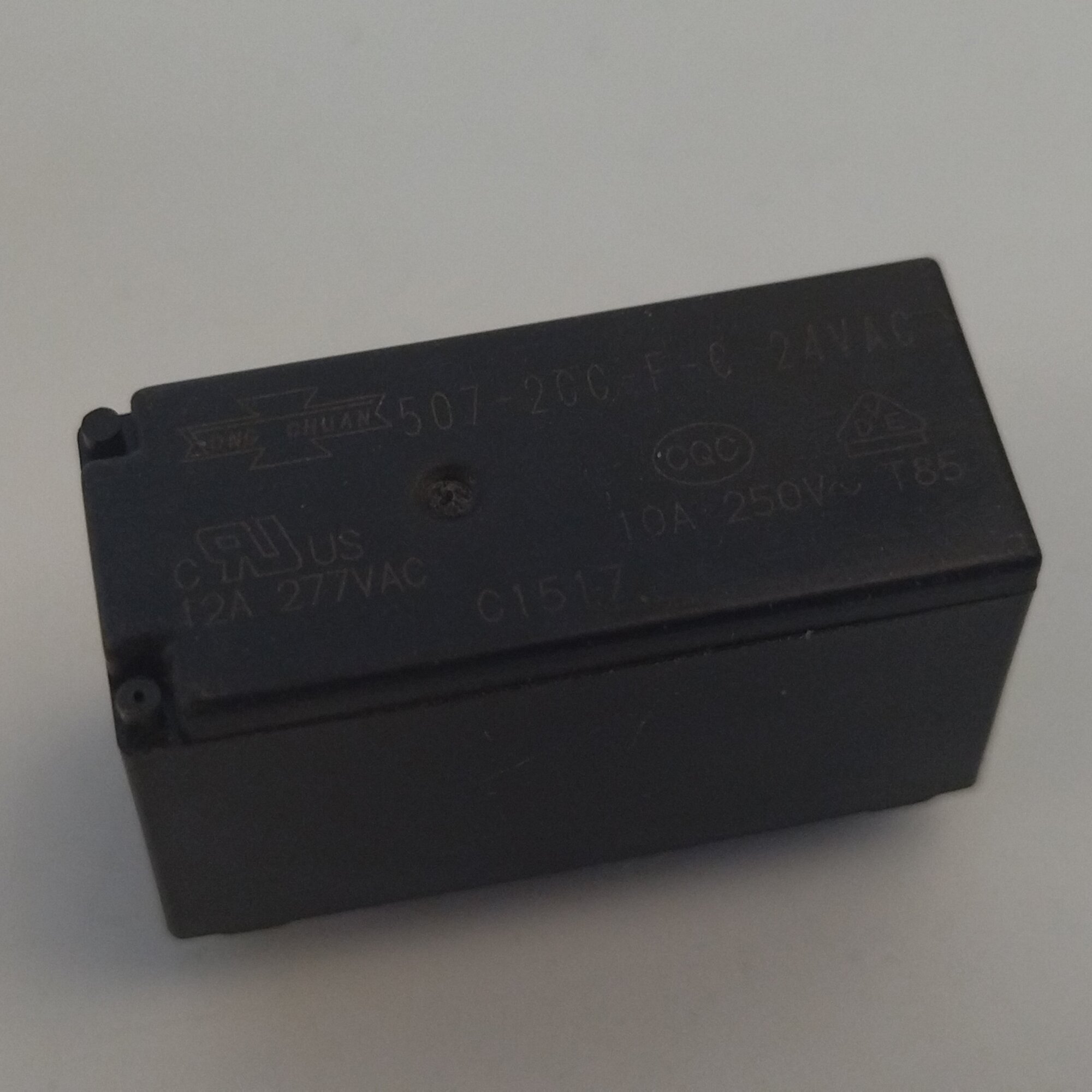 Электромагнитное промежуточное реле 507-2CC-F-C 24VAC SONGCHUAN, DPDT, 8А 240VAC, 0.75W