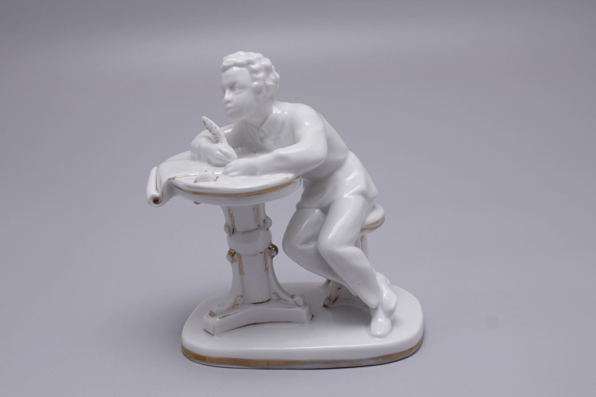 Статуэтка Юный Пушкин (Пушкин-лицеист), скульптор Велихова С. Б, фарфор ЛФЗ, 1950-60 гг