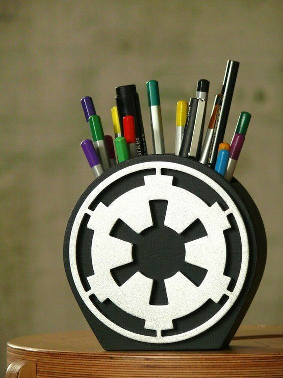 Подставка для ручек и карандашей "Марвел Мстители" Белый Значок / Ais Laser / Декор для детской комнаты