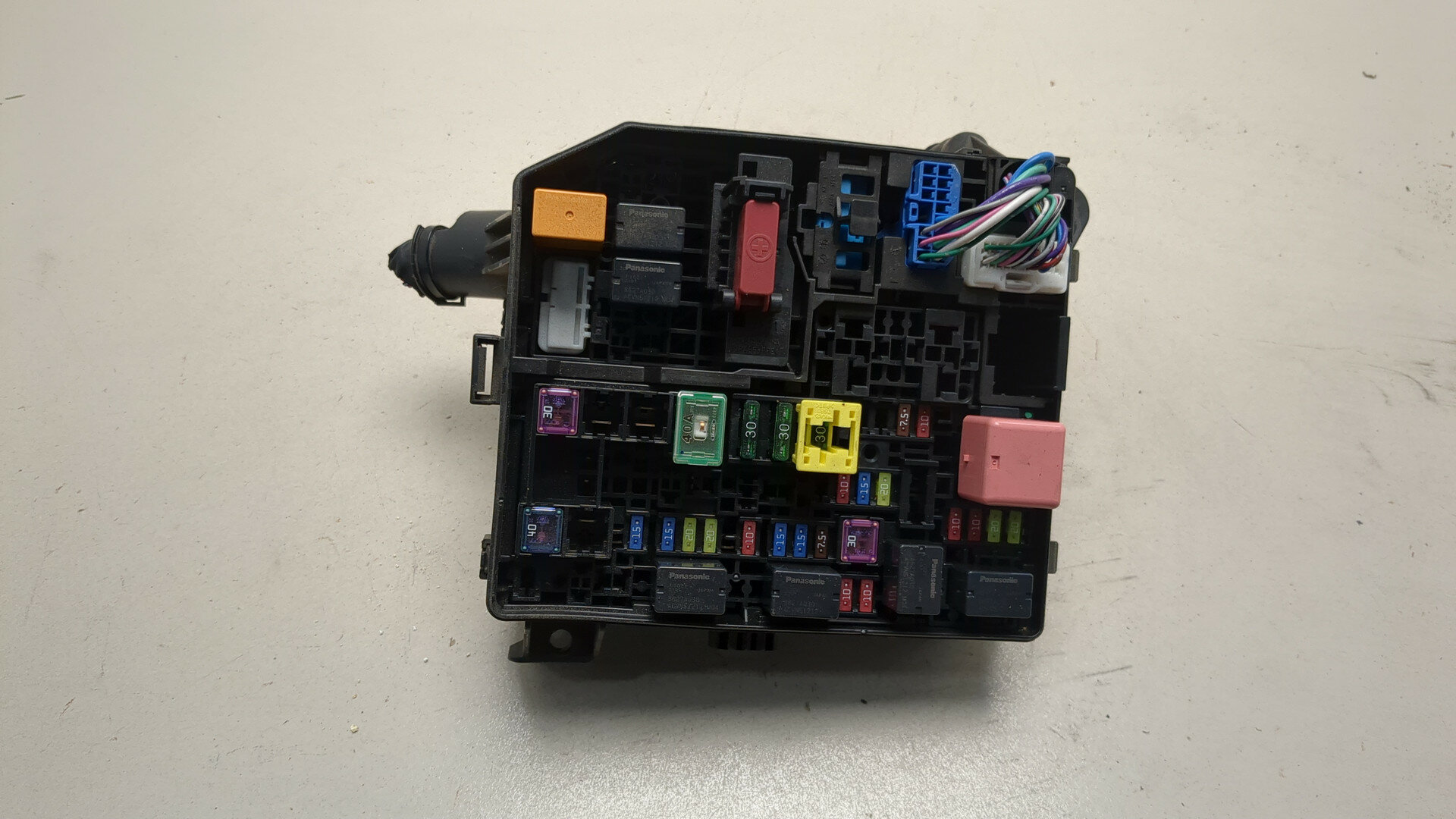 Блок предохранителей Mitsubishi Outlander Б/У