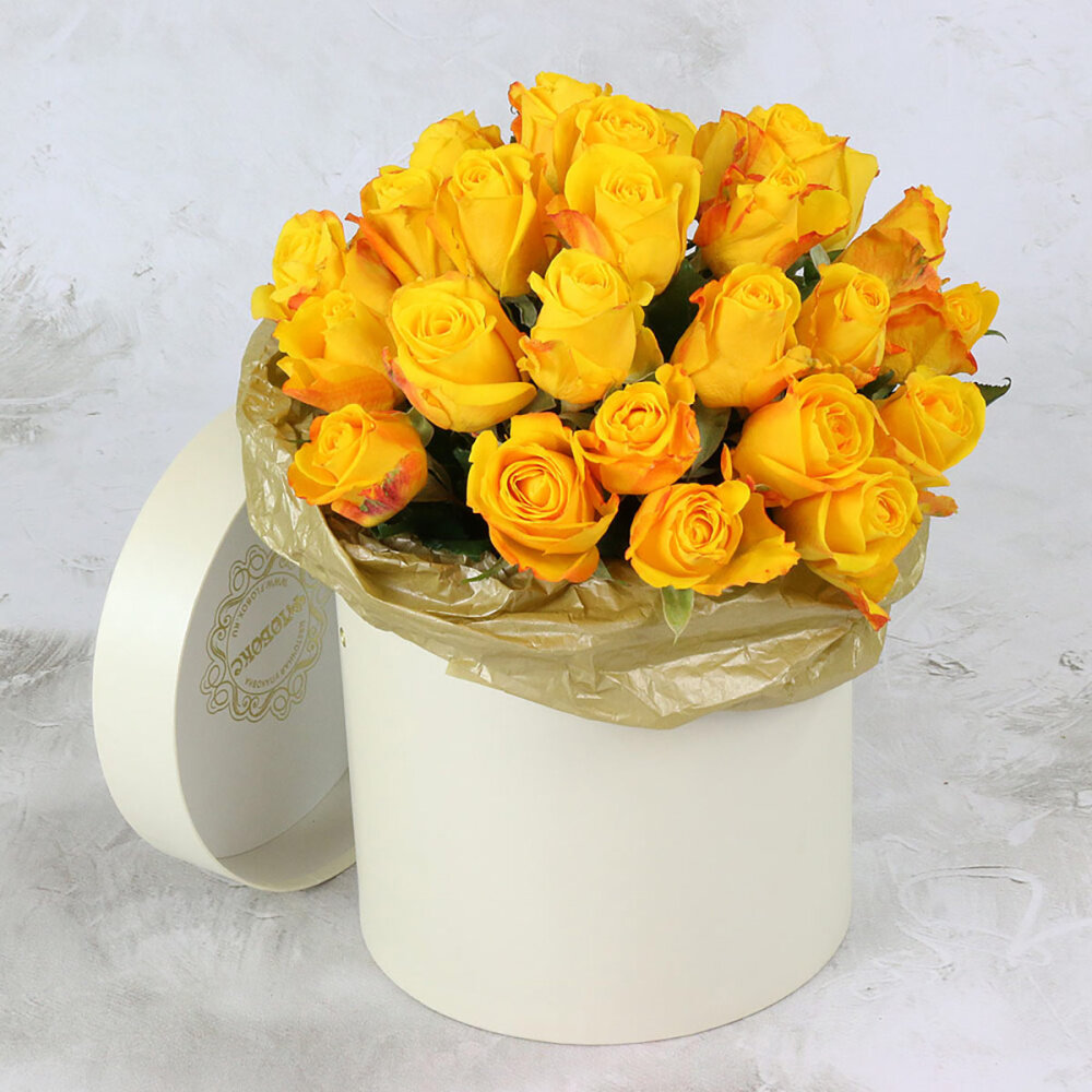 Монобукет Букет Маркет, 25 роз, кенийские, желтые, в шляпной коробке, высота 25см