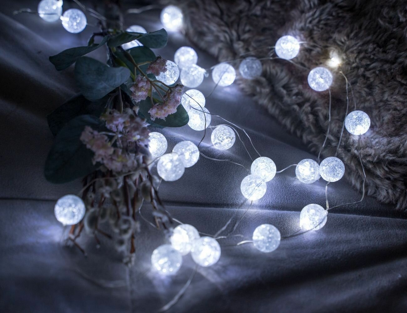 Электрогирлянда шарики-кракле, 30 холодных белых LED-огней