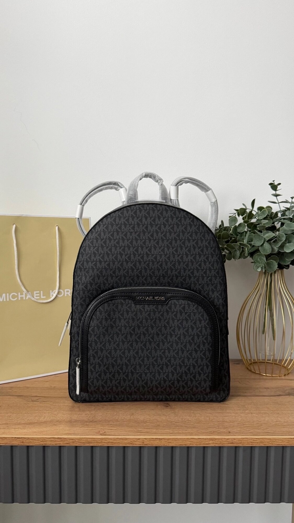 Рюкзак Рюкзак MICHAEL KORS Jaycee Large Logo Backpack черный с логотипами