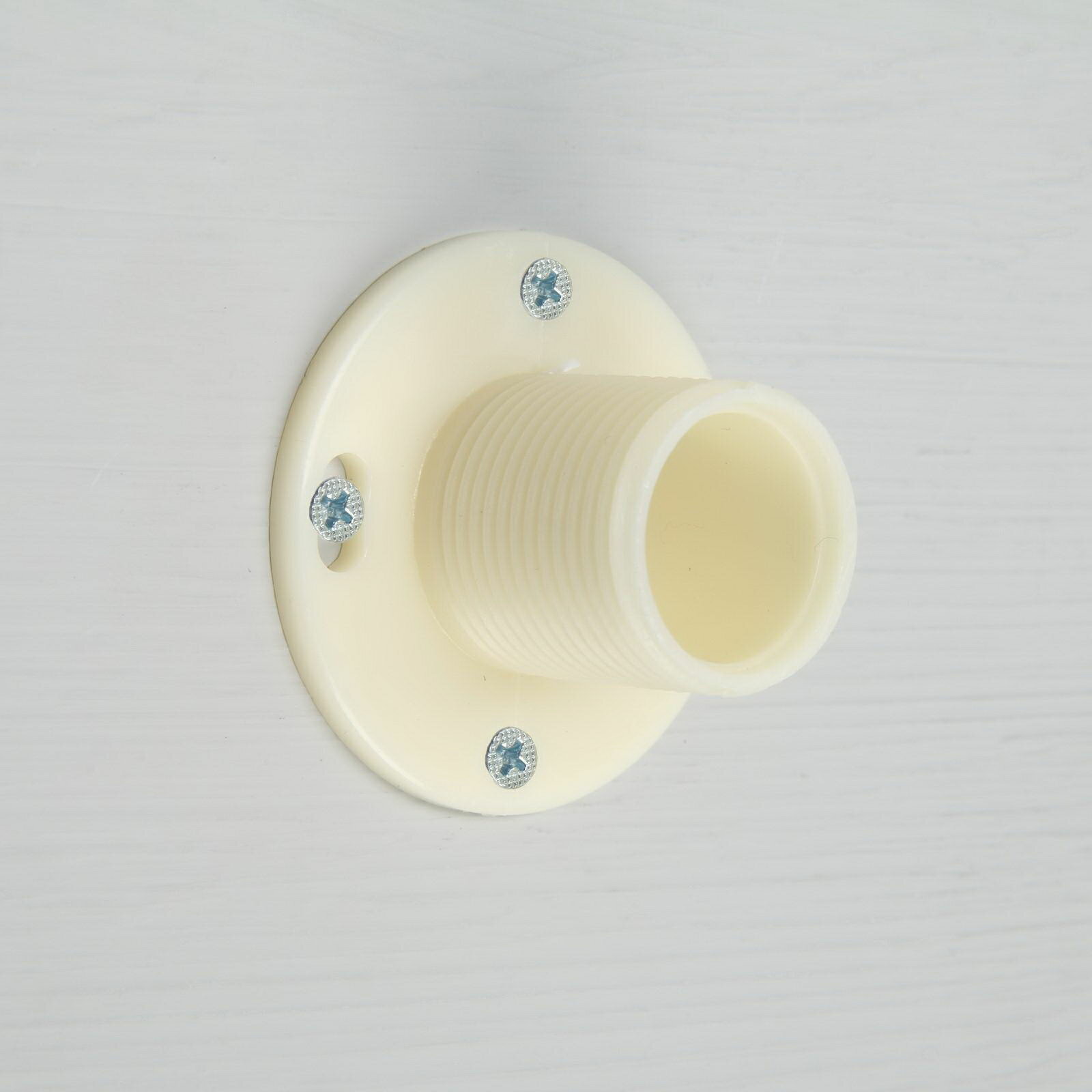 Пластиковое крепление для настенных смесителей на выставочные стенды, 900 шт.