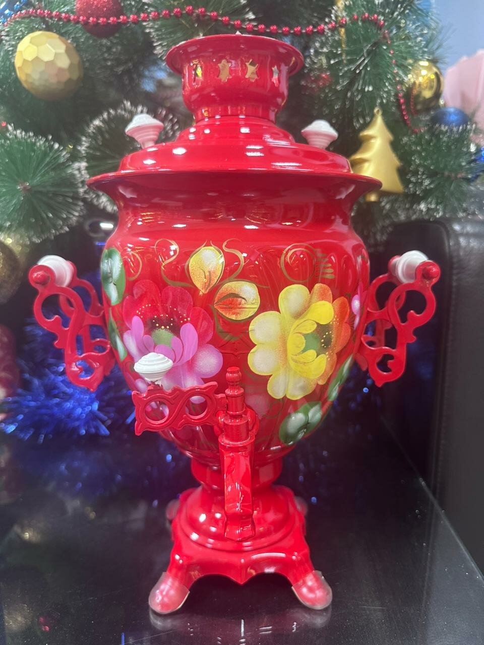 Электрический самовар 3 литра с художественной росписью "Жостово на красном фоне"