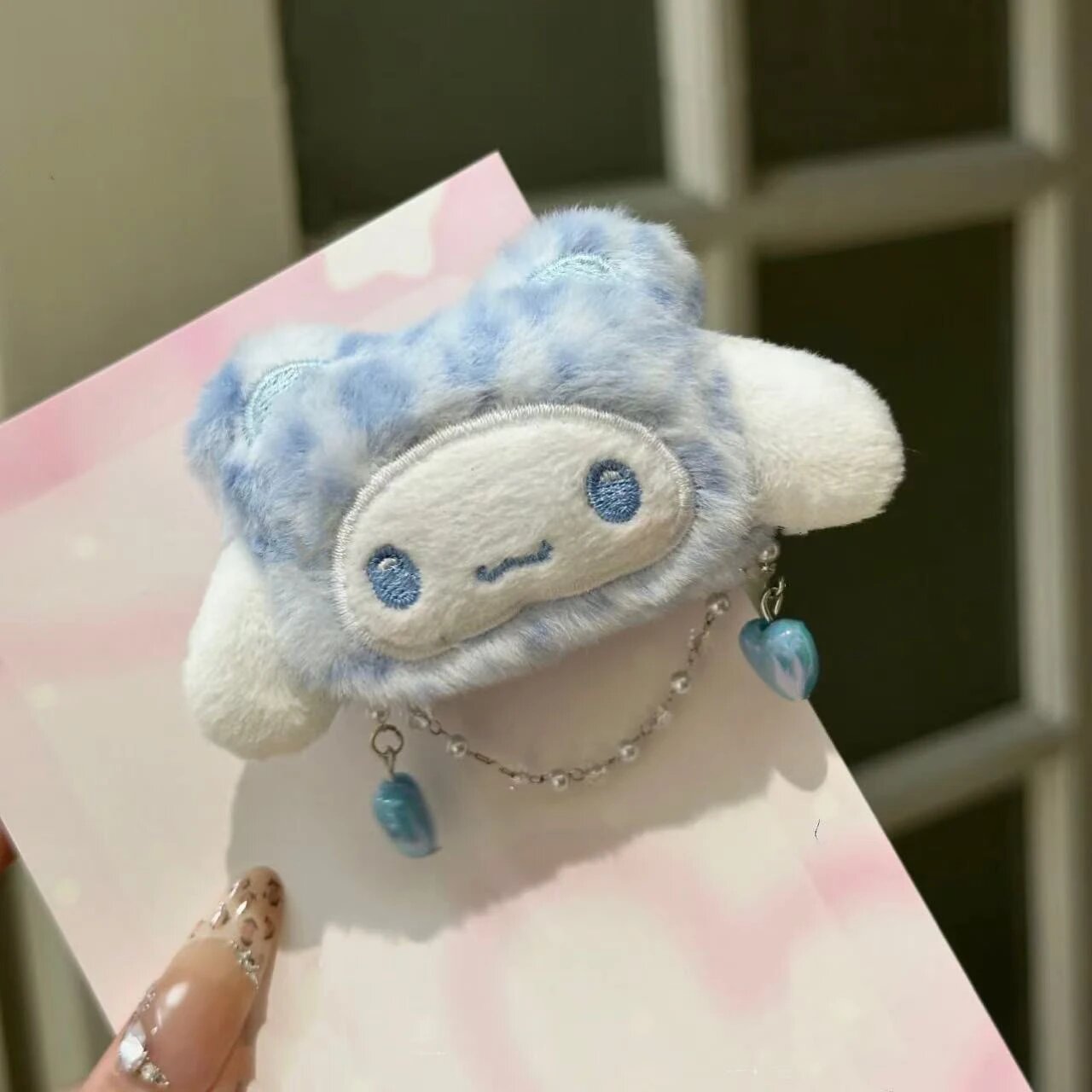 Милая плюшевая заколка с леопардовым принтом «Hello Kitty», мультяшная плюшевая брошь, изысканные аксессуары для волос, украшение для рюкзака, Рождественский подарок