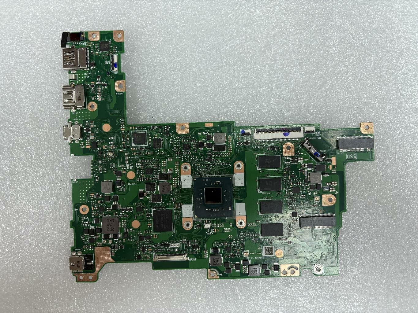 Материнская плата ASUS E210MAB донор компонентов (038798)