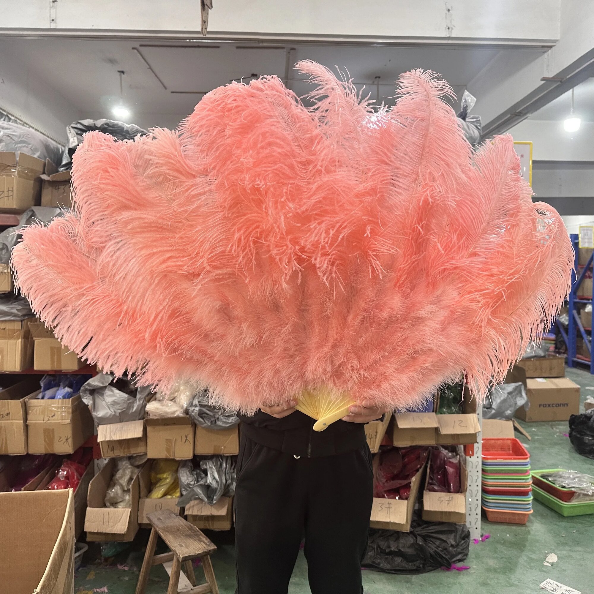 Натуральный веер из страусиных перьев 130 см Розовый, 52 Shrimp Pink, 100cm 1PCS left hand