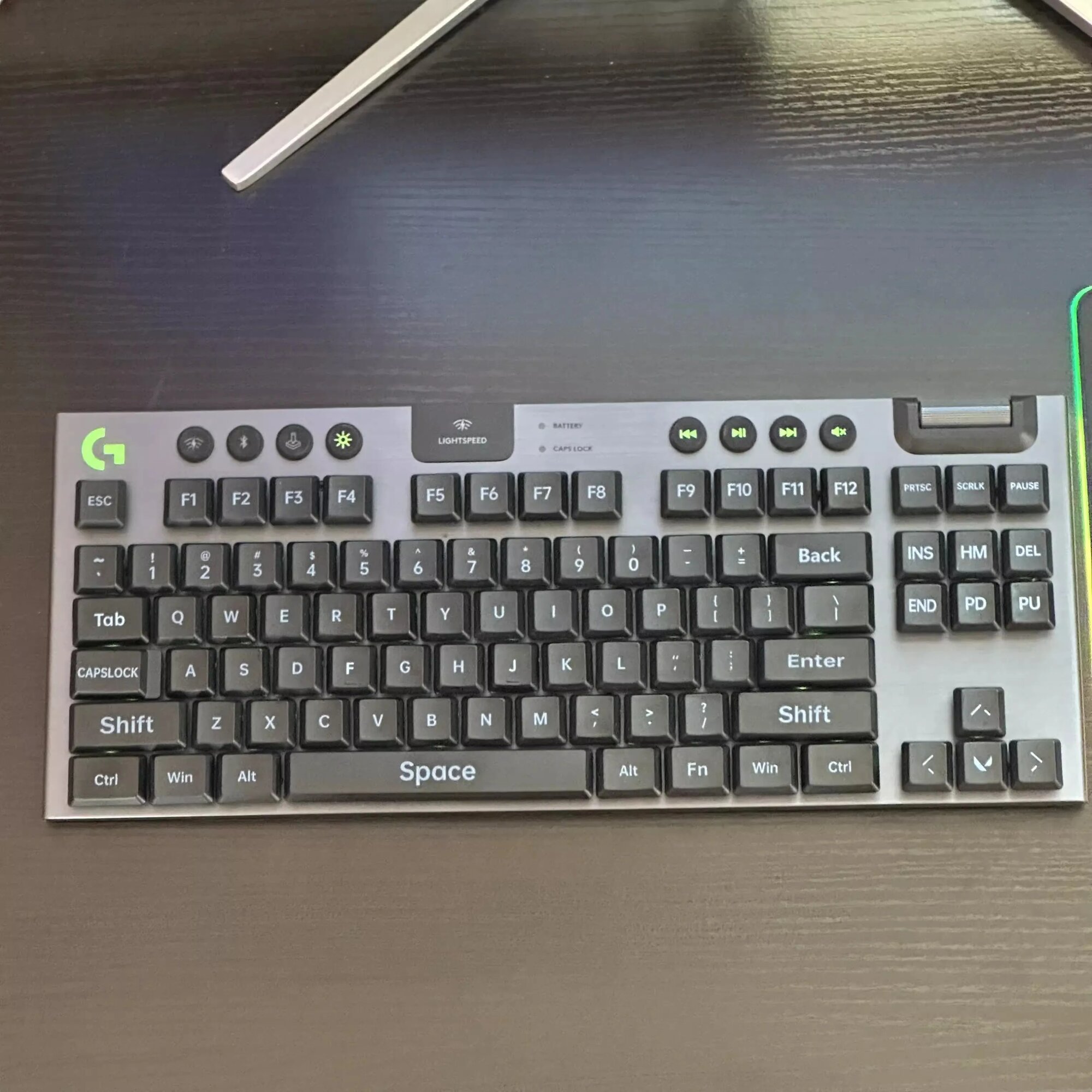 Клавиатура Logitech G813 с зелеными колпачками Kelowna 87 keys