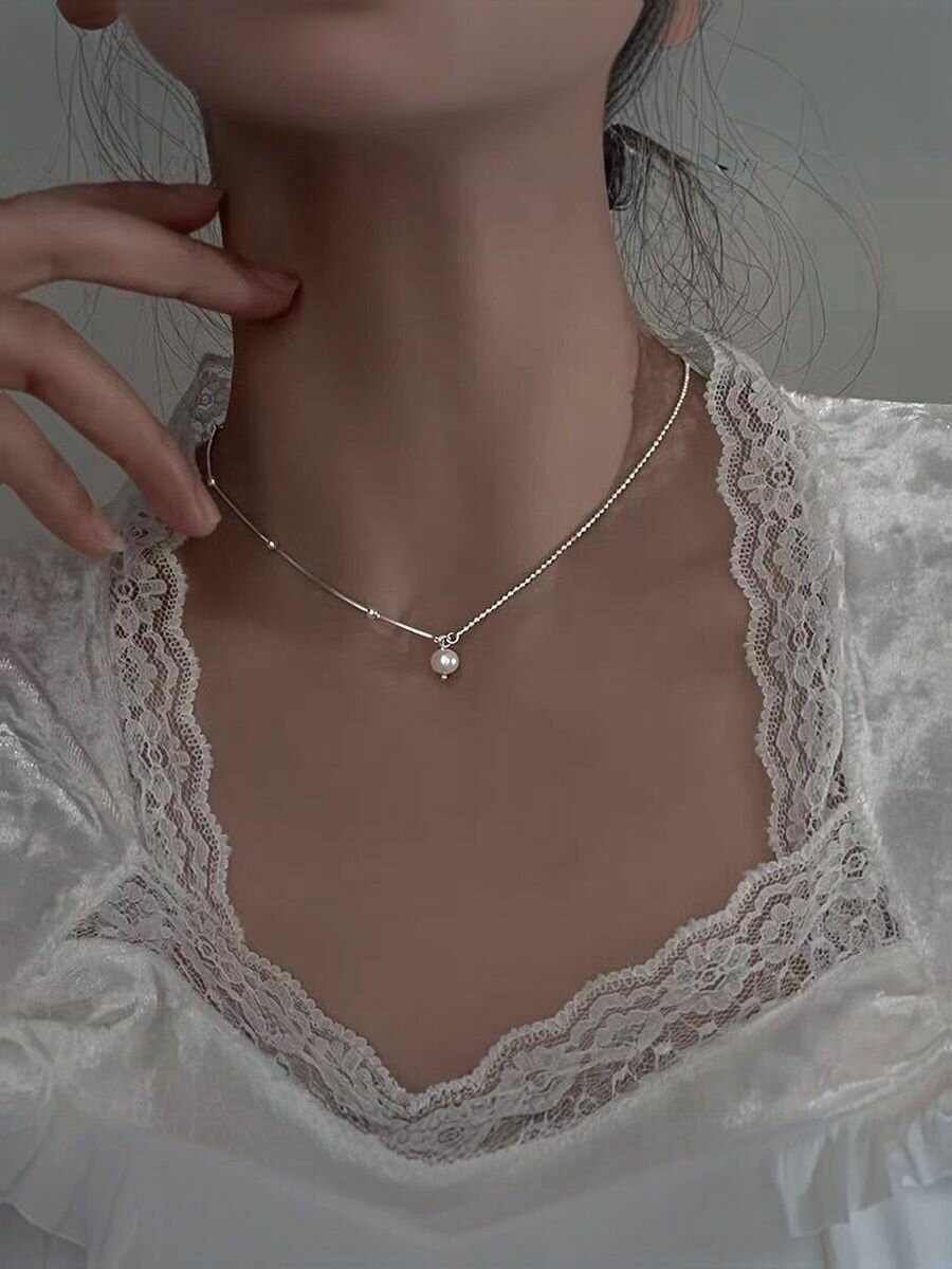 Колье, пластик